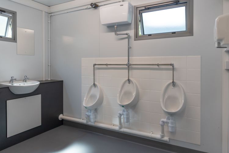 Range toilets - World of Golf London : World of Golf London